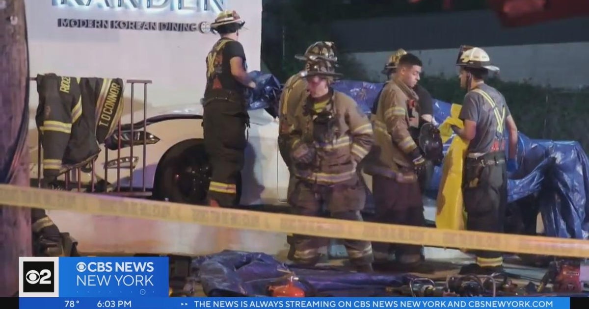 Driver killed after crashing into Ridgefield restaurant - CBS New York