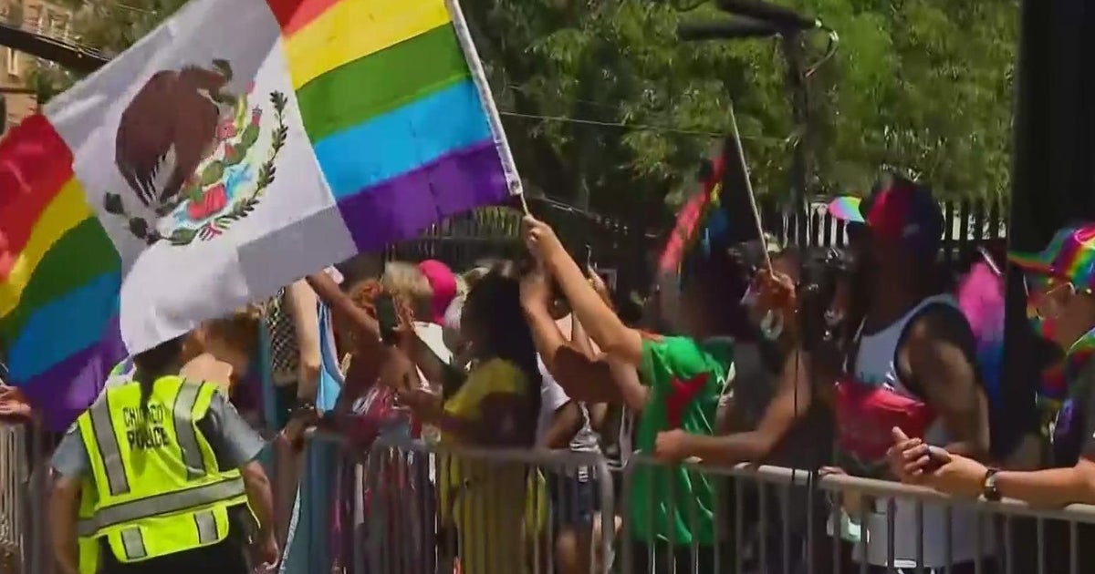 Chicago Police increase security for Pride festivities downtown - CBS ...