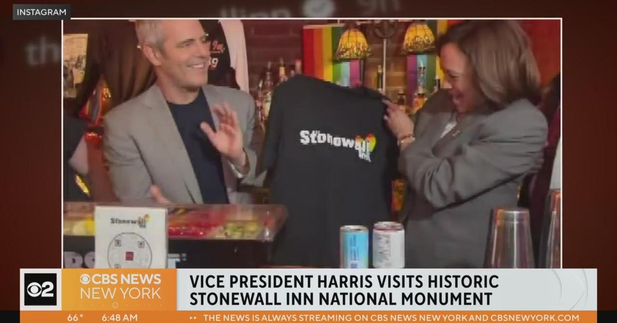 Vice President Kamala Harris Visits Stonewall Inn Cbs New York