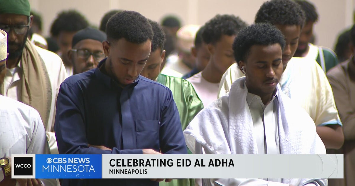Nearly 20,000 Twin Cities Muslims honor Eid al-Adha in downtown ...