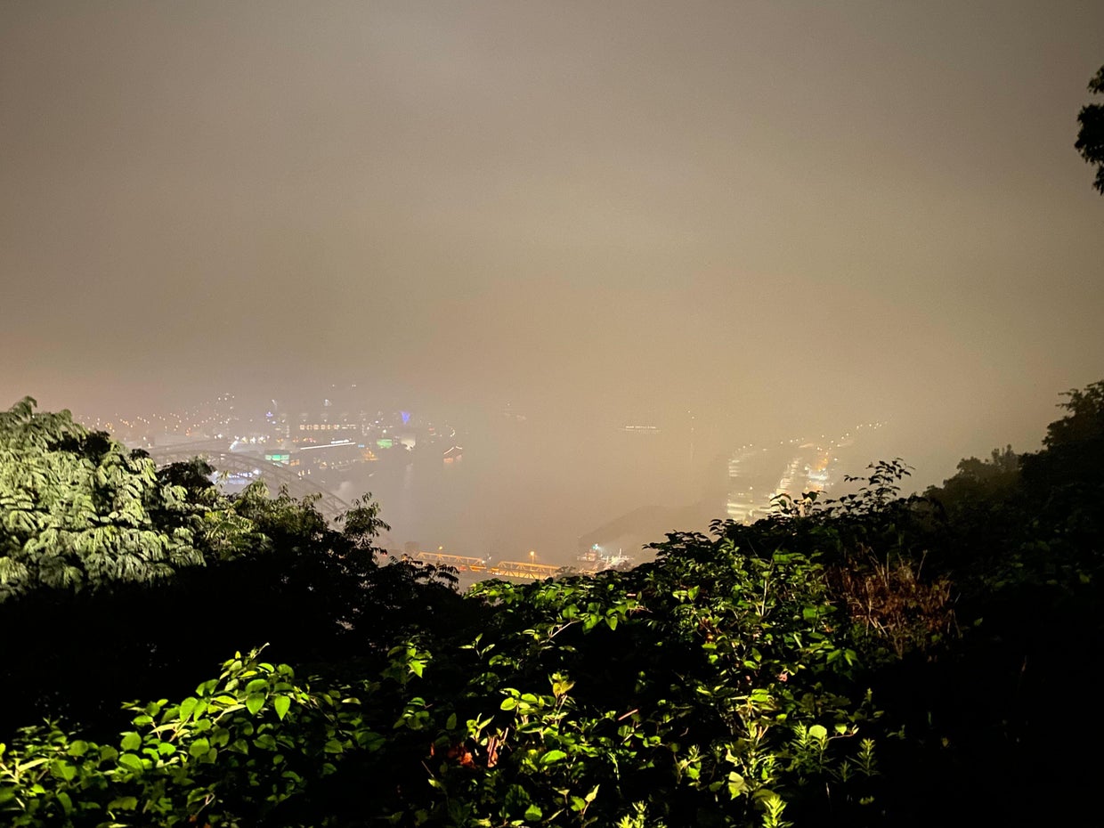 Canadian wildfire smoke blankets Pittsburgh skyline in thick haze
