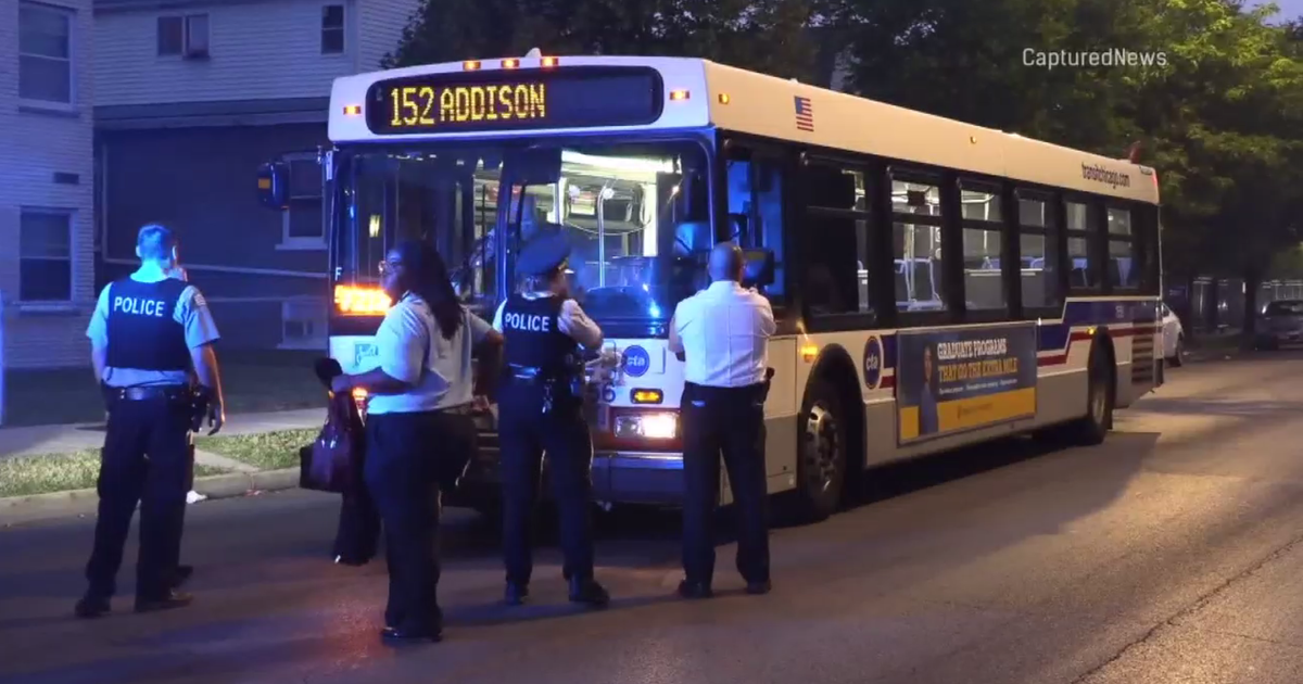 Shots fired through window of CTA bus on Northwest Side - CBS Chicago