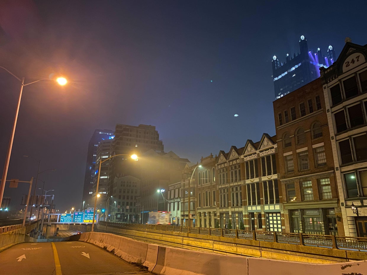 Canadian wildfire smoke blankets Pittsburgh skyline in thick haze