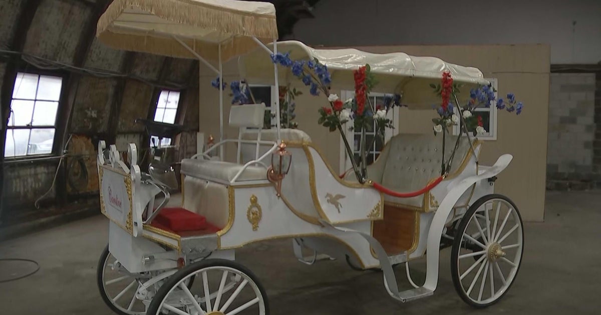 Philadelphia's July 4th parade to debut horseless carriage - CBS ...