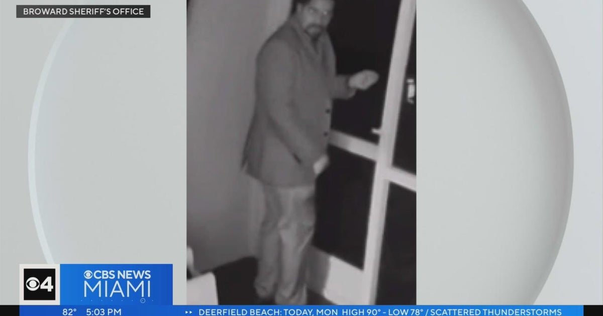 "Peeping Tom" caught on camera outside of Weston home - CBS Miami