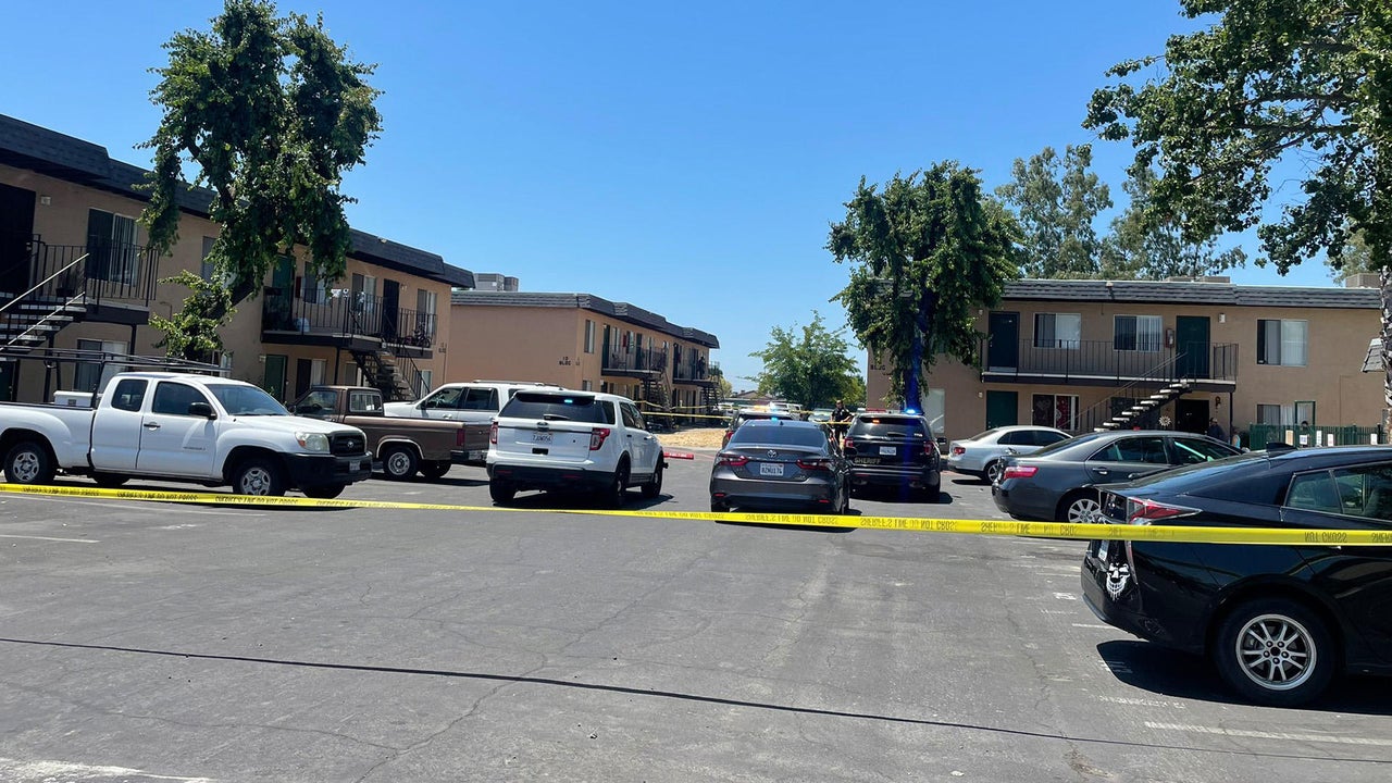 2 Injured After Car Slams Into South Sacramento Home - CBS Sacramento
