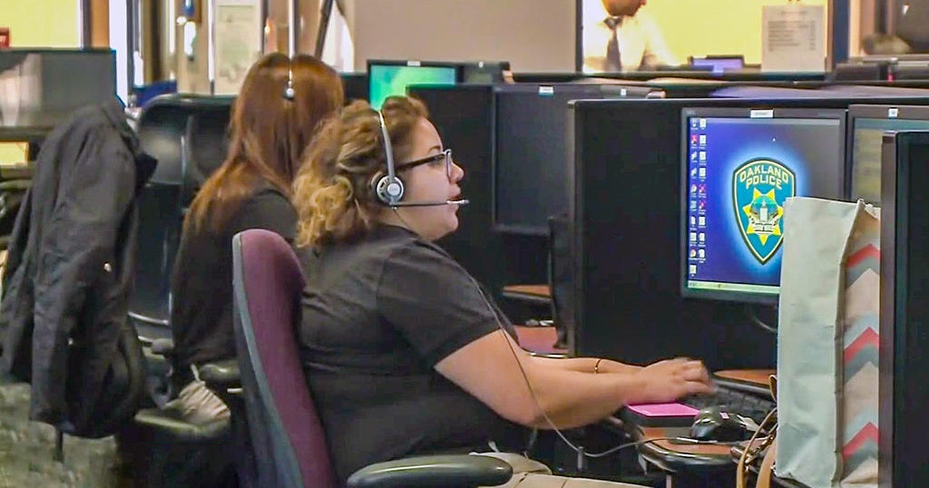 Oakland 911 computer dispatch system fails for a 2nd day - CBS San ...