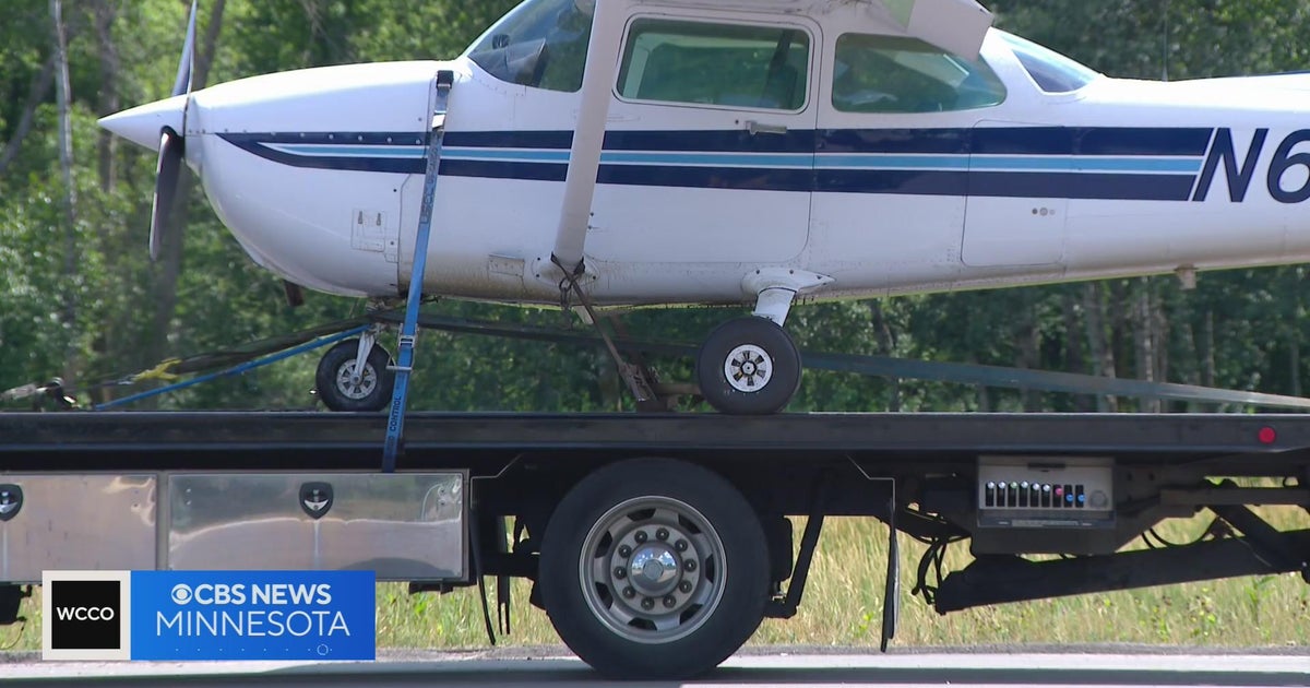 Family recounts dramatic emergency plane landing on Blaine road - CBS ...