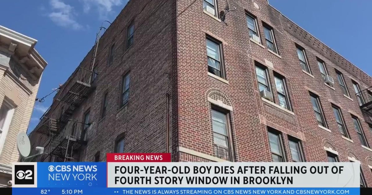 Little boy dies after falling from window in Brooklyn - CBS New York