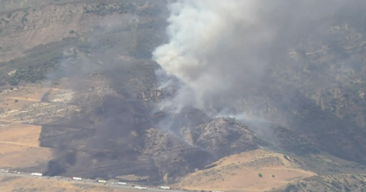 Vista Fire: Firefighters tackle 28-acre brush fire sparked by tow truck ...