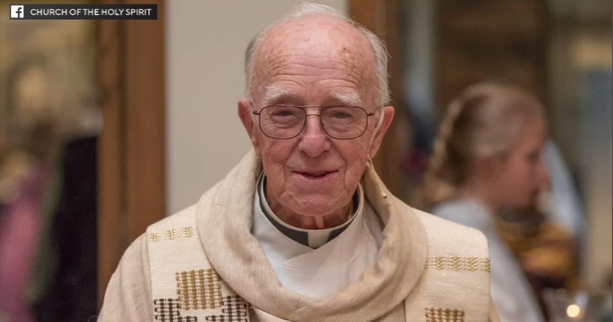 97-year-old retired Air Force chaplain taking Honor Flight to D.C ...