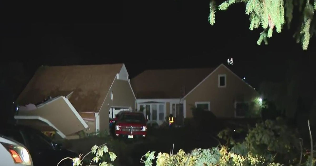 Much to cleanup in Elgin after strong tornado damages homes - CBS Chicago
