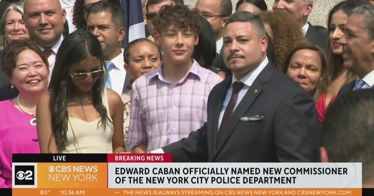 Watch: Edward Caban sworn in as 46th NYPD commissioner - CBS New York