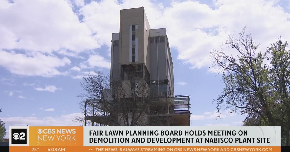 Fair Lawn holds meeting on future of Nabisco plant - CBS New York