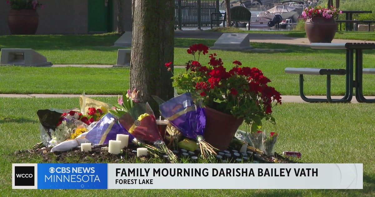 Family of Darisha Bailey mourn her death - CBS Minnesota