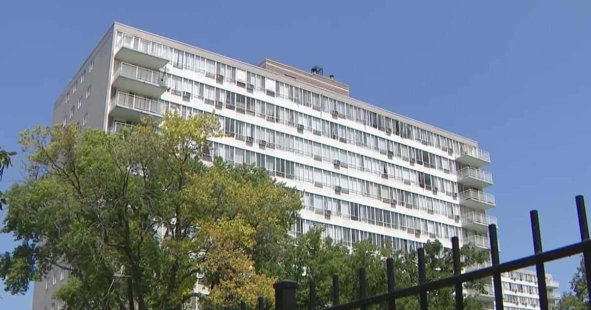 CPD investigates fatal fall 3-year-old Bronzeville - CBS Chicago