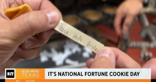 CBS News Texas opens fortune cookies on National Fortune Cookie Day ...