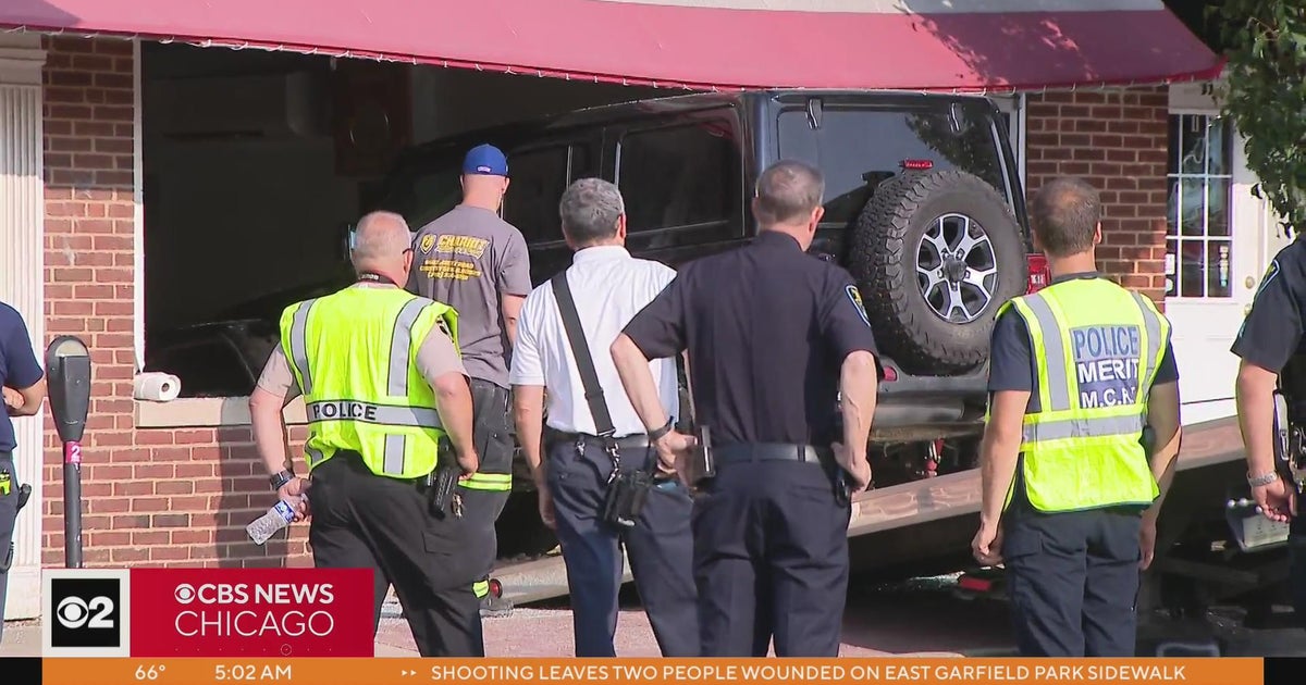 Teen dies after car slams into Hinsdale sub shop - CBS Chicago