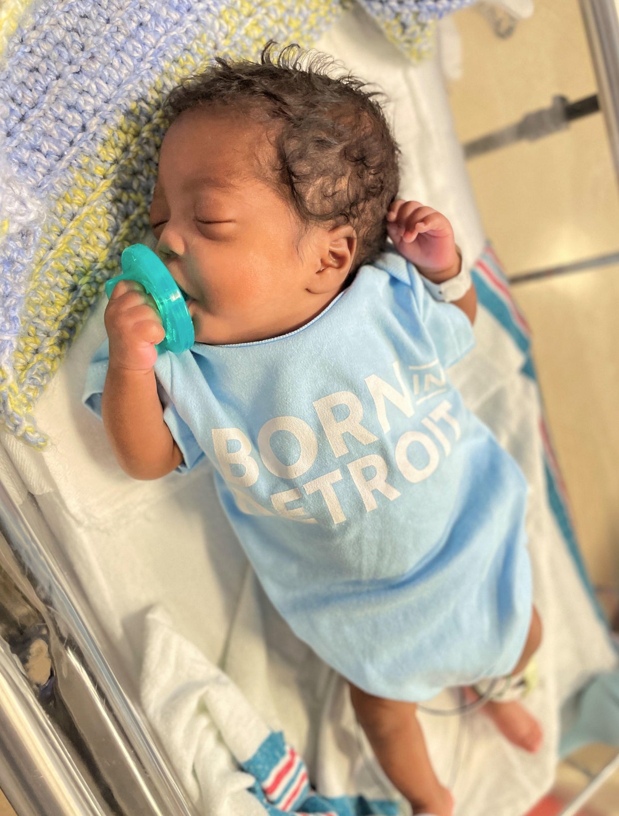 City of Detroit celebrates 322nd birthday with newborns - CBS Detroit