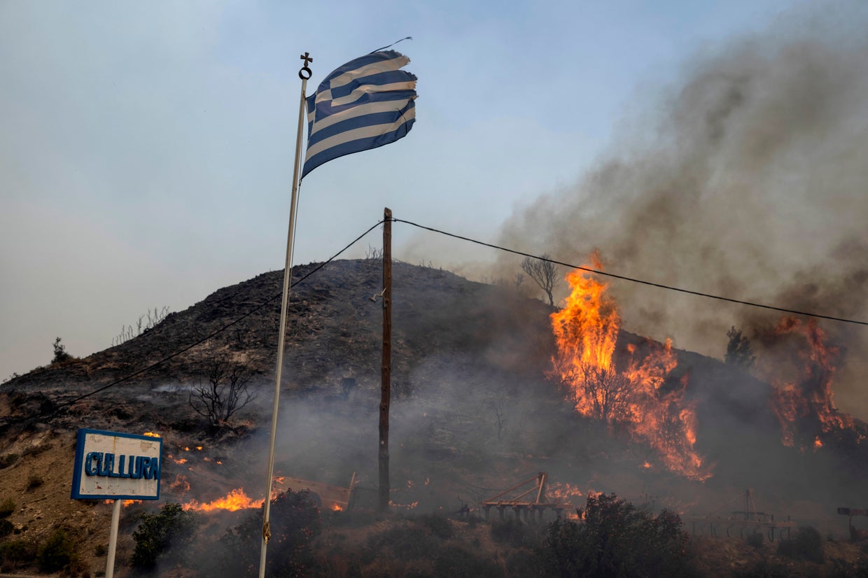 Authorities scramble to carry out largest fire evacuations in Greece's ...