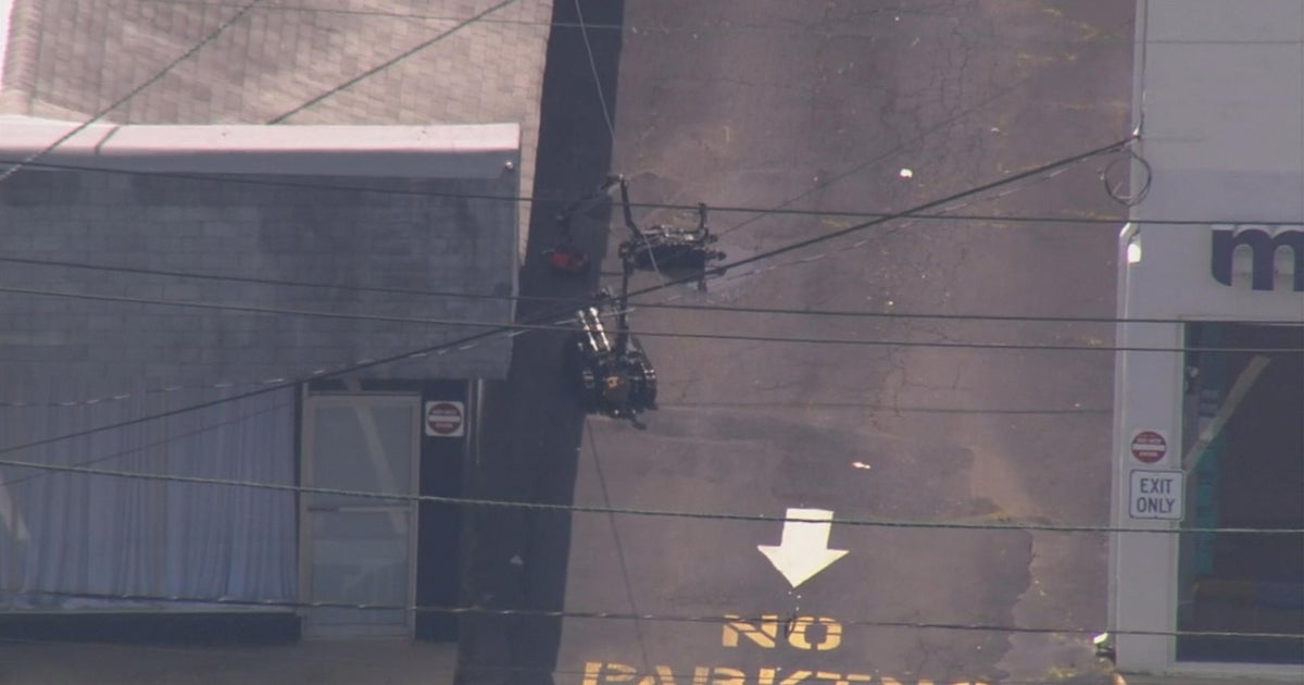 Bomb defusal robots deployed to possible bomb in Trenton, NJ - CBS ...
