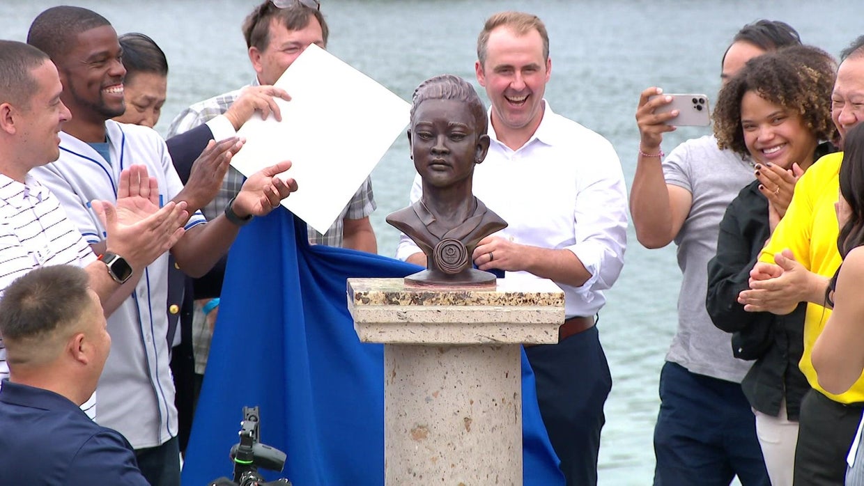 Olympic gold medalist Suni Lee surprised with bronze bust of herself in ...