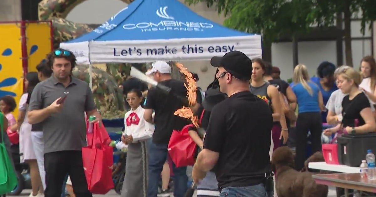 Police, communities come together for National Night Out - CBS Chicago