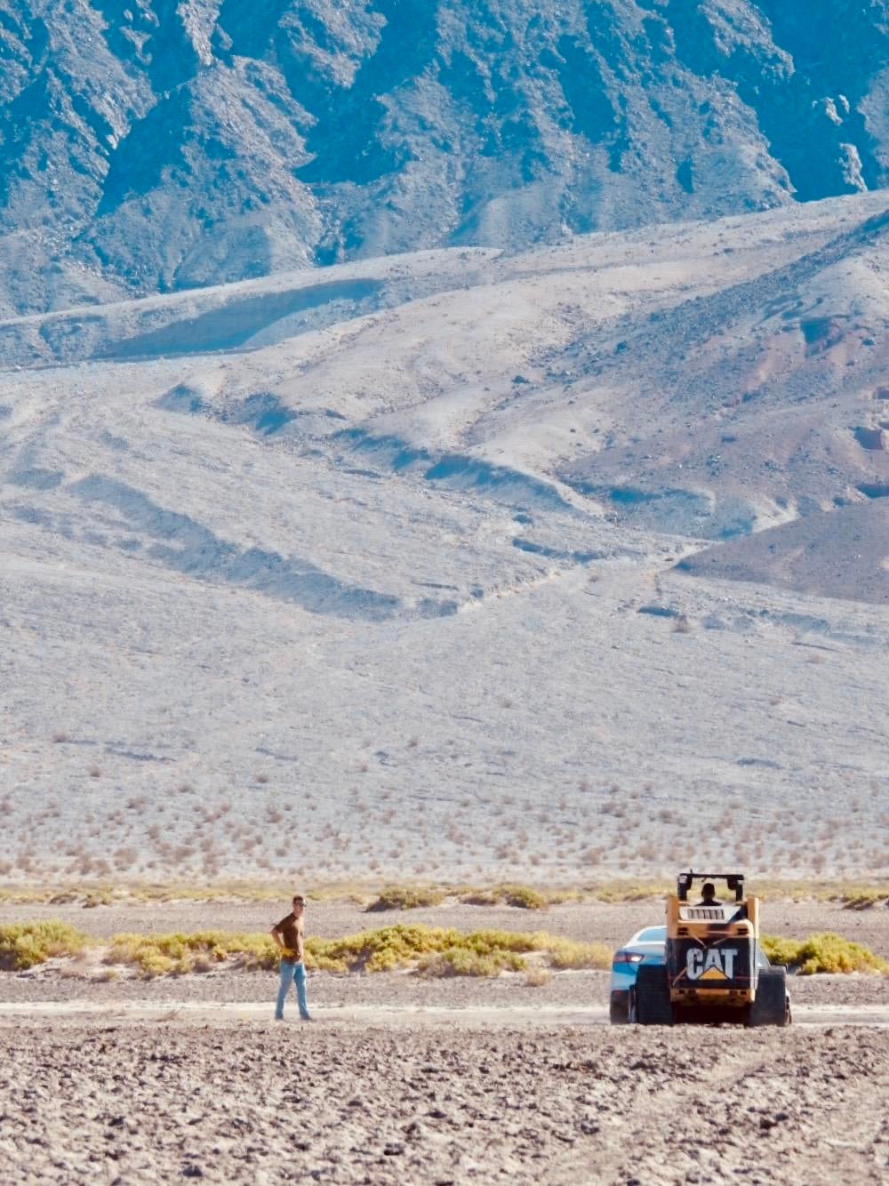 Lost Death Valley visitors trek across salt flat after car gets stuck ...