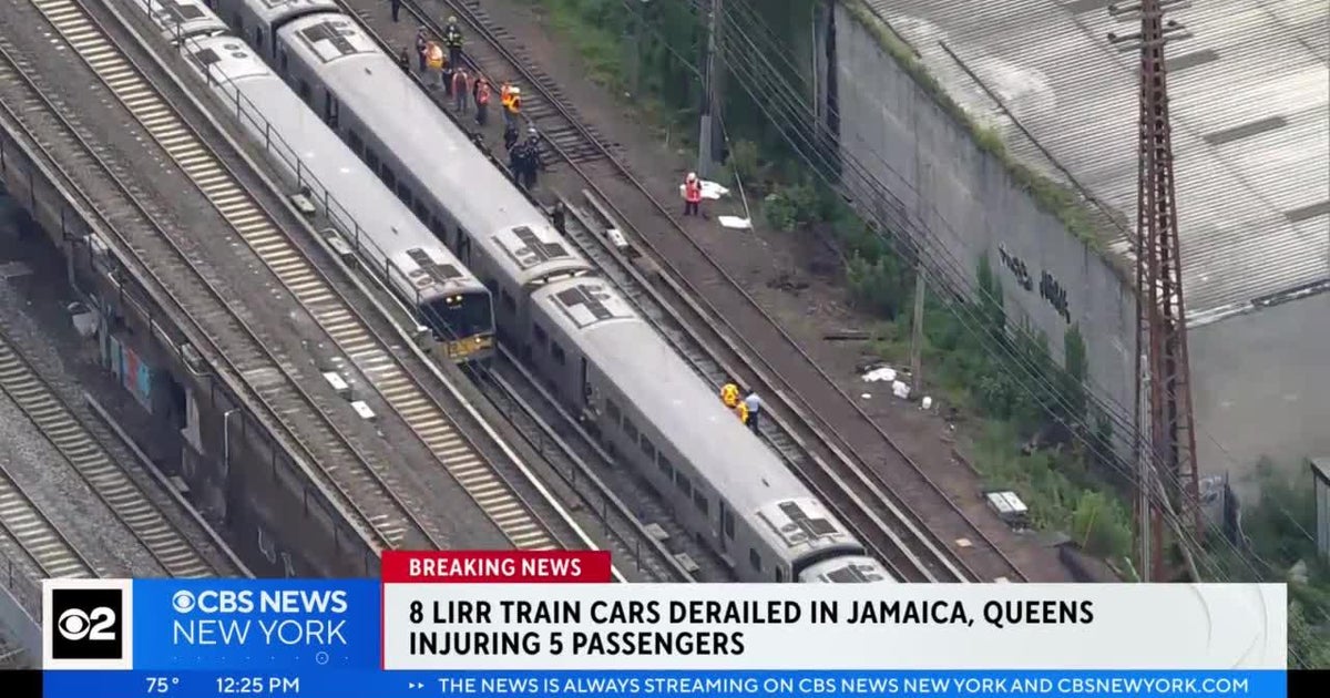 LIRR train derails in Queens; Watch extended coverage - CBS New York