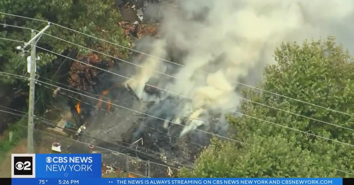 House explosion in South Jersey leaves 4 people missing, 2 hurt - CBS New York