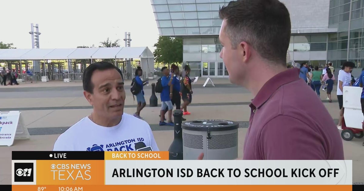 Arlington ISD gives back to their students in back to school kick off ...