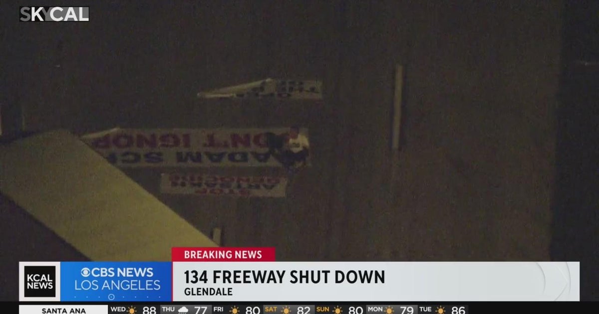 Protestors use big rig to block 134 Freeway in Glendale - CBS Los Angeles