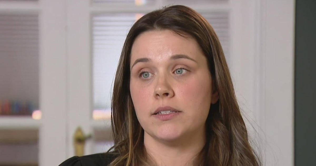 Chicago police officer reveals what new moms face on the force - CBS ...
