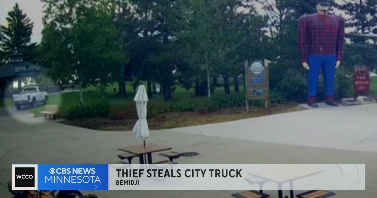 Thief steals truck next to Paul Bunyan and Babe the Blue Ox statues ...