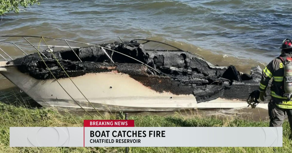 Boat catches fire while on Chatfield Reservoir - CBS Colorado