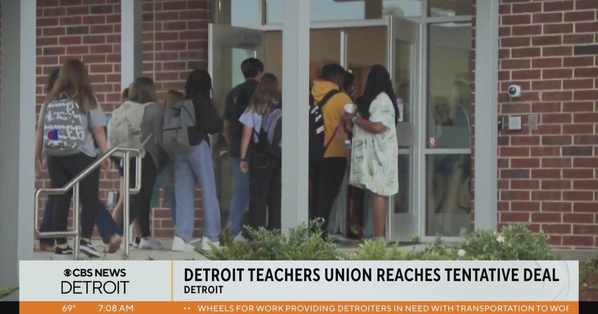 Detroit Federation of Teachers reaches tentative deal - CBS Detroit