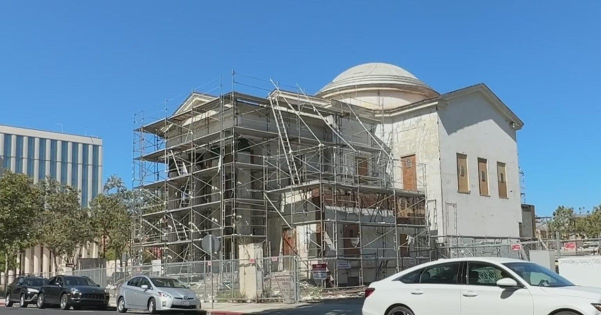 San Jose's abandoned "Trash Bag Church" finally gets tarps and ...