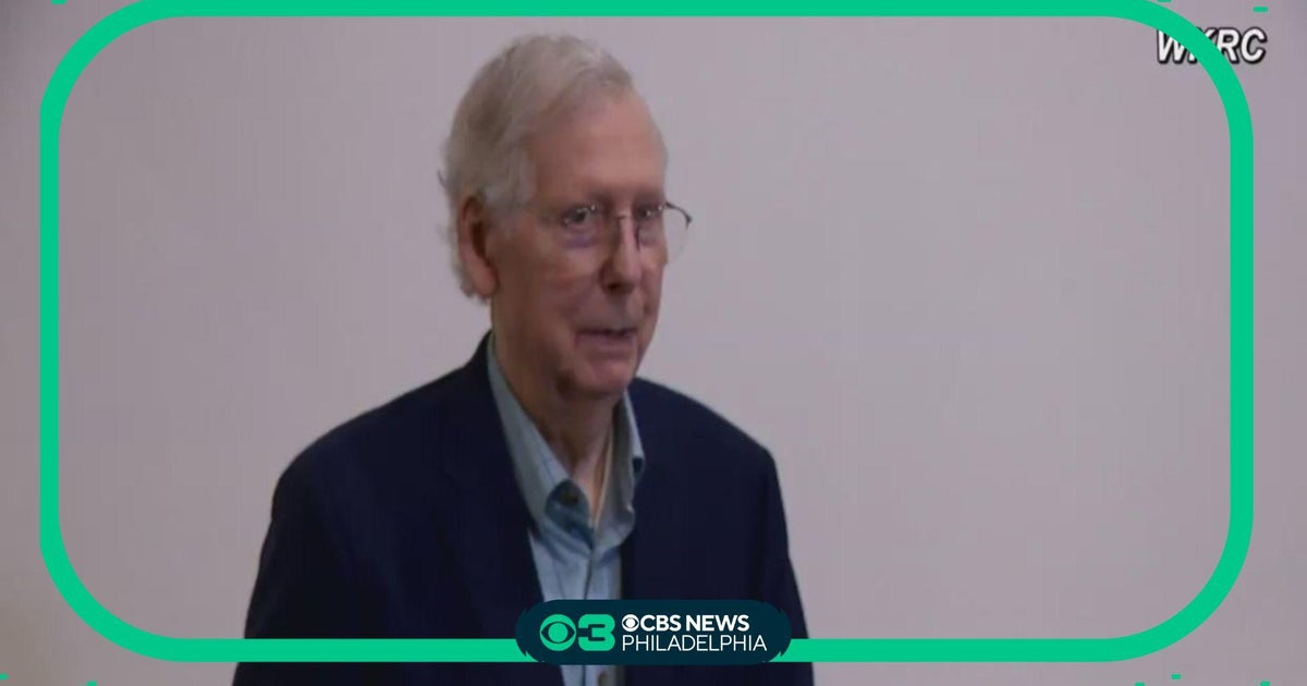 Senator Mitch McConnell appears to freeze during press conference - CBS ...