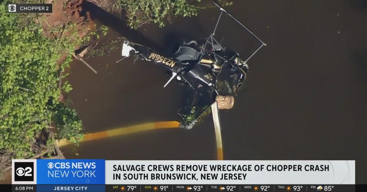 Salvage crews remove wreckage of chopper crash in New Jersey - CBS New York