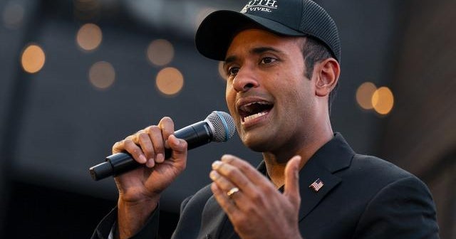 Vivek Ramaswamy says angry protesters rammed his car in Iowa; police ...