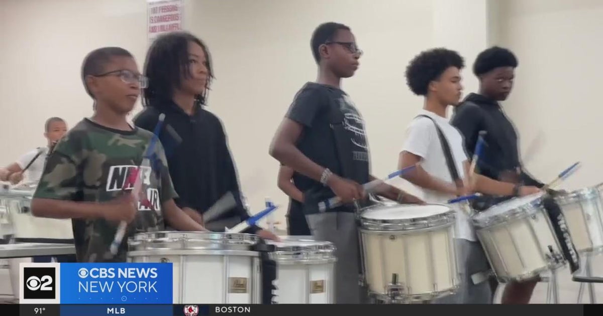 Queens nonprofit recreates HBCU marching band experience - CBS New York