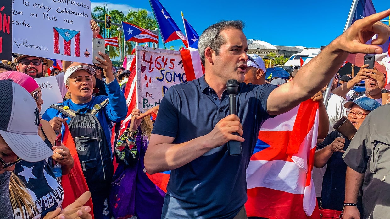 25 years ago CBS News' David Begnaud met a teacher who believed in him ...