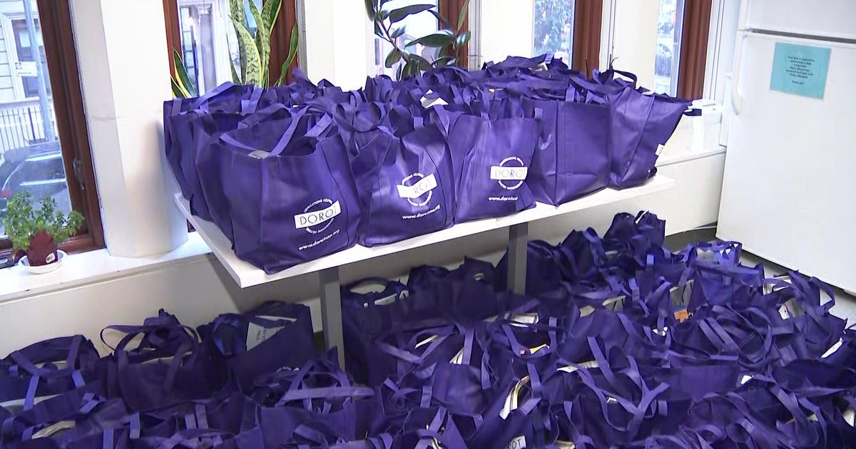 Volunteers make Rosh Hashanah packages for adults unable to leave their ...