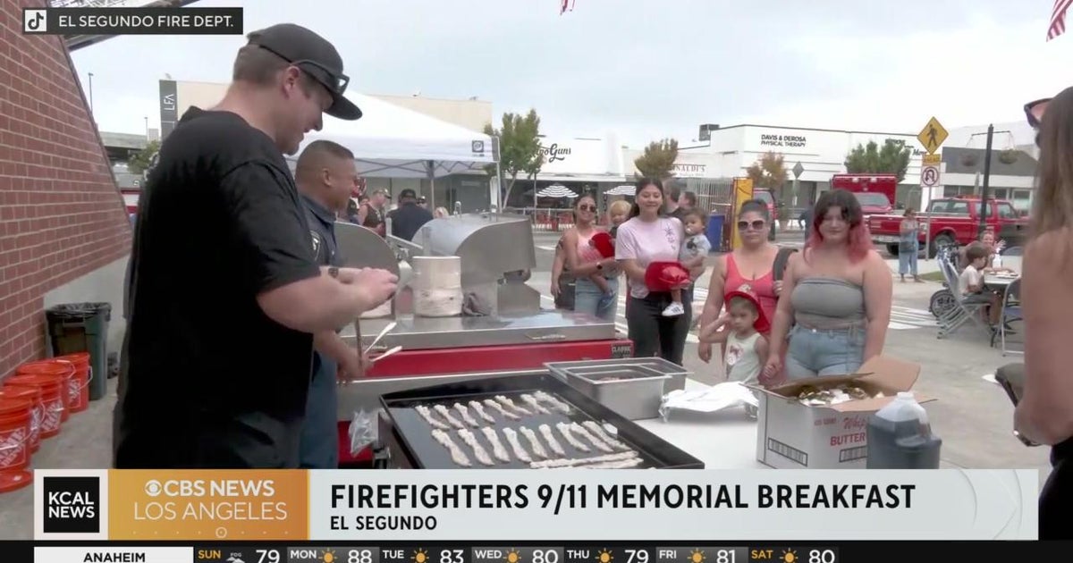 Firefighters hold 9/11 memorial breakfast to pay tribute to heroes ...