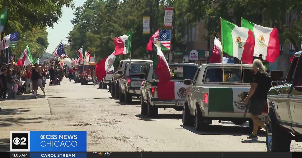 Little Village celebrating Mexican Independence Day - CBS Chicago