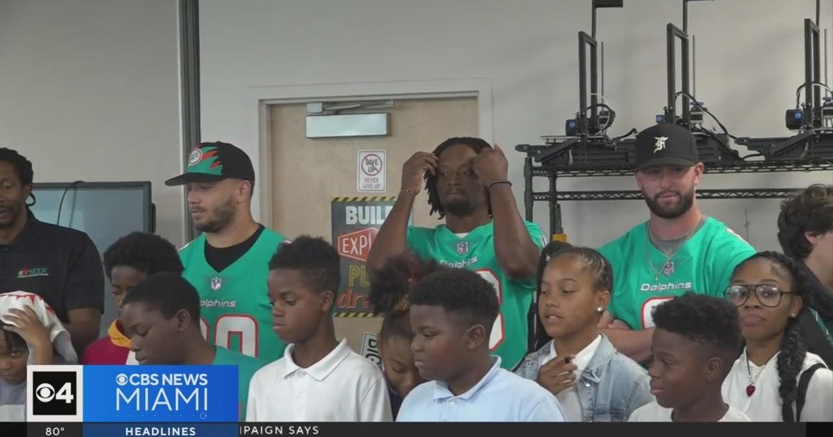 Miami Gardens STEM students get help from Dolphins - CBS Miami