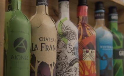 Are paper wine bottles the future? These companies think so. - CBS News