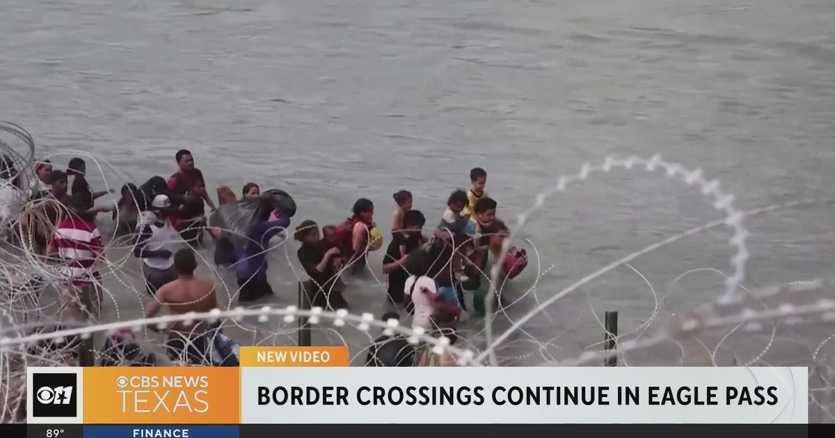 Border crossings in Eagle Pass continue - CBS Texas