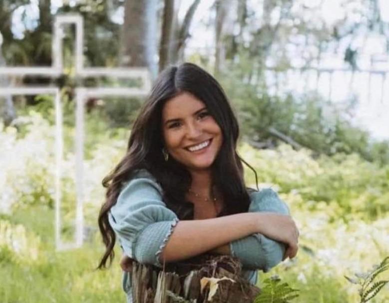 Florida teen who was struck by lightning while hunting with her dad has ...