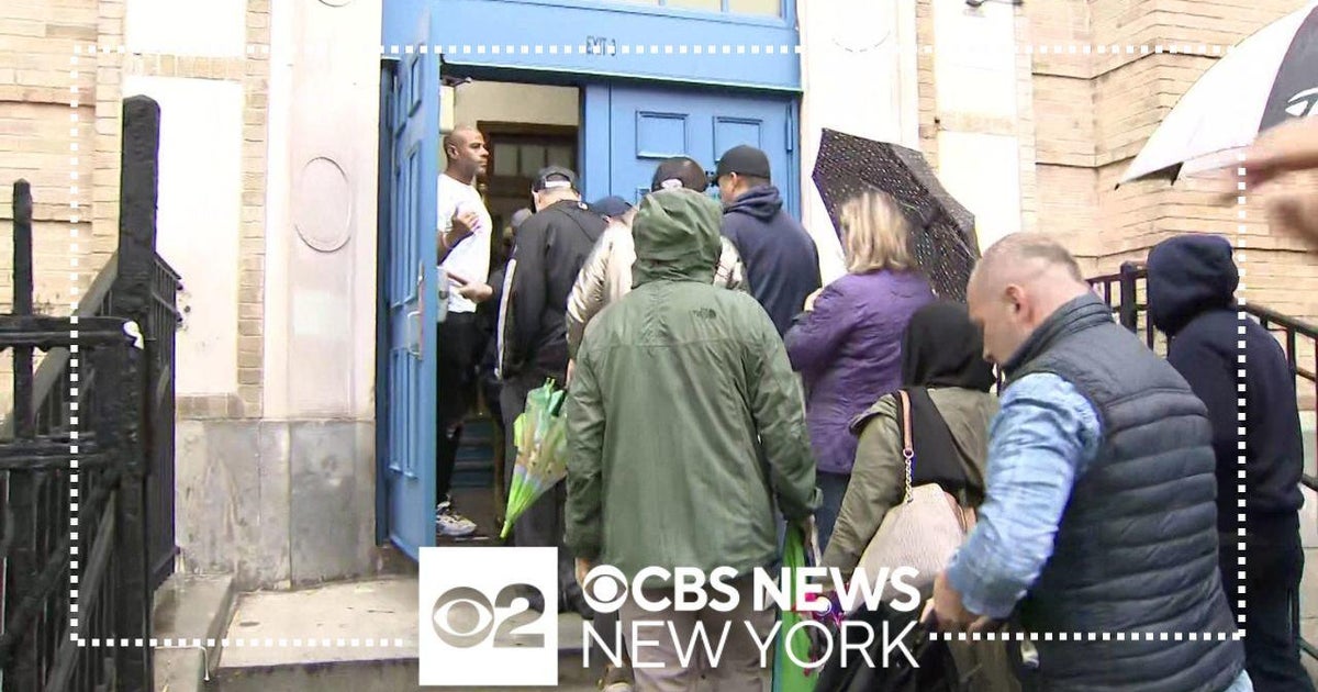 Furious parents wait outside to pick up kids at flooded Brooklyn middle ...
